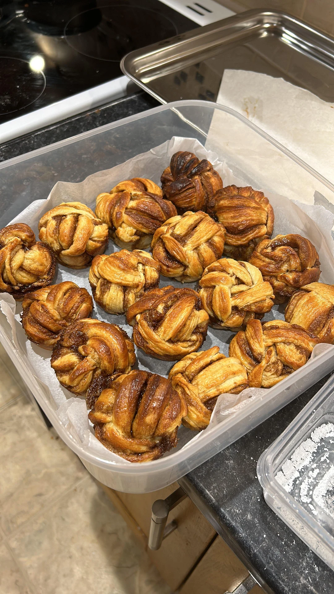 Cinnamon knot muffins | Scrolller