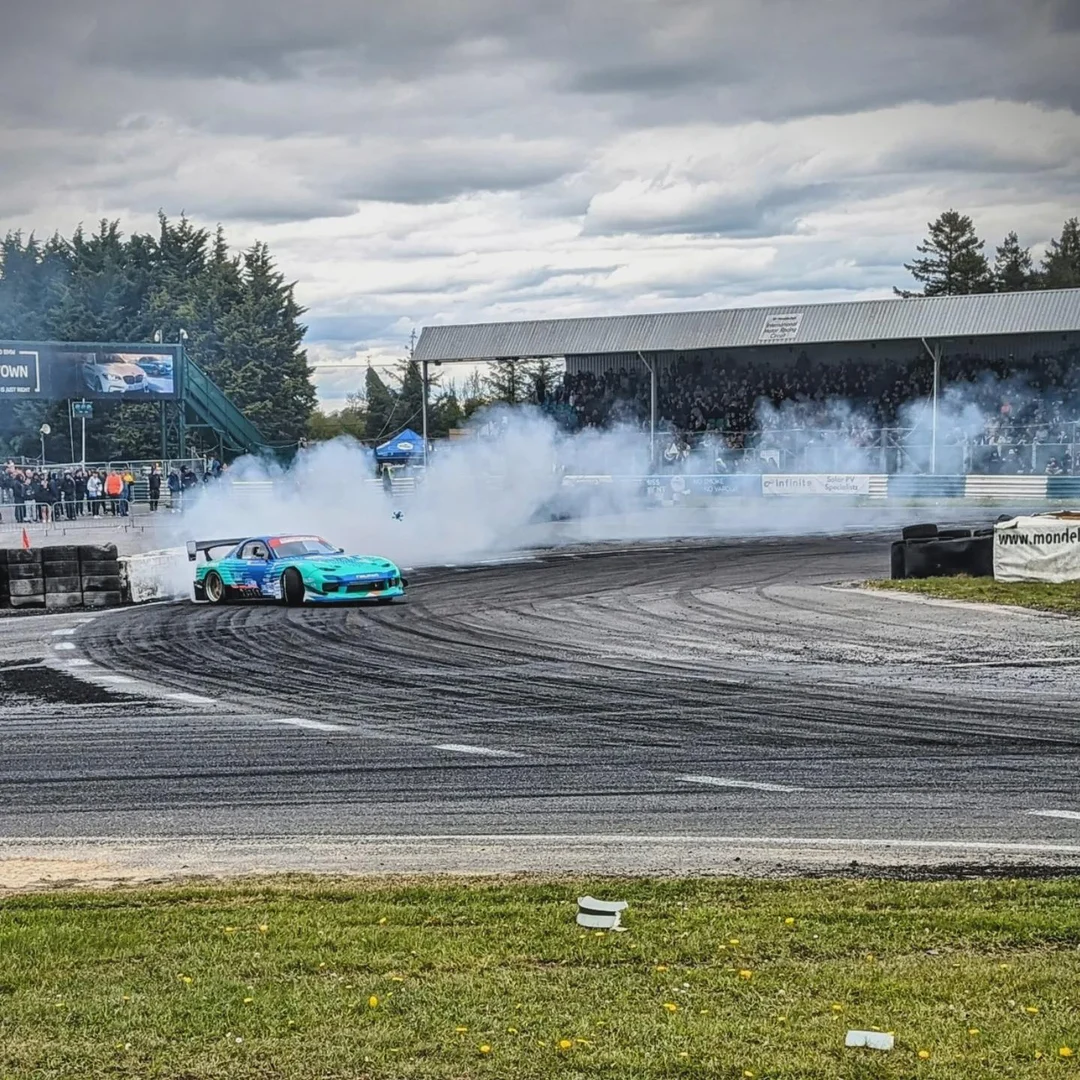 Mazda RX-7 doing a skid [3072x4080] | Scrolller