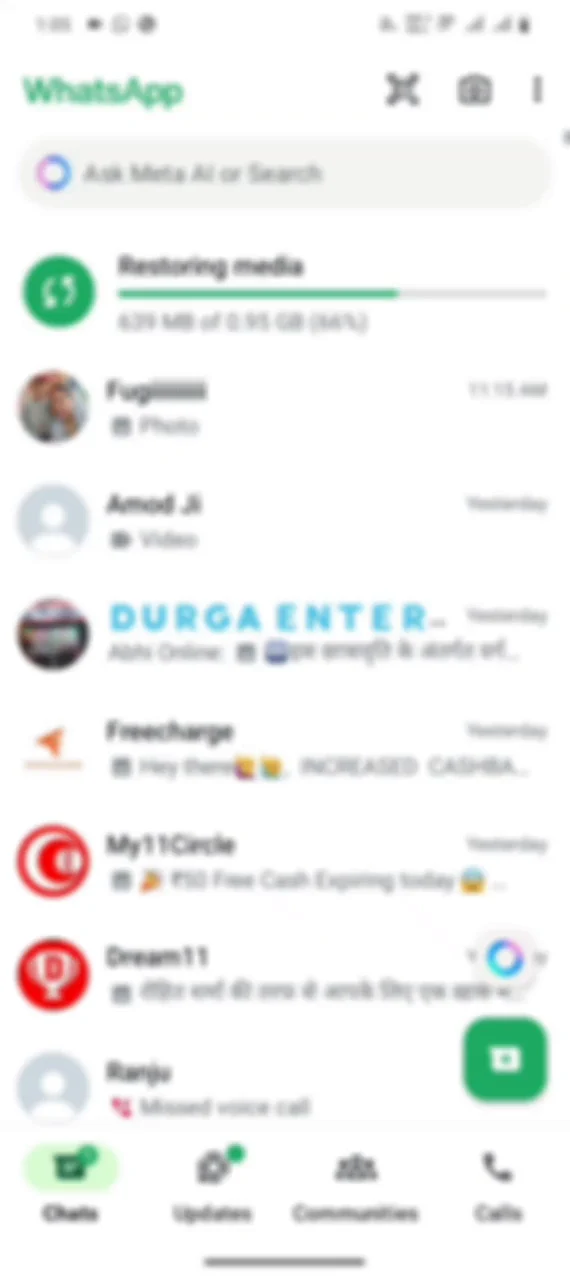 When I open chat in WhatsApp this green screen is showing | Scrolller