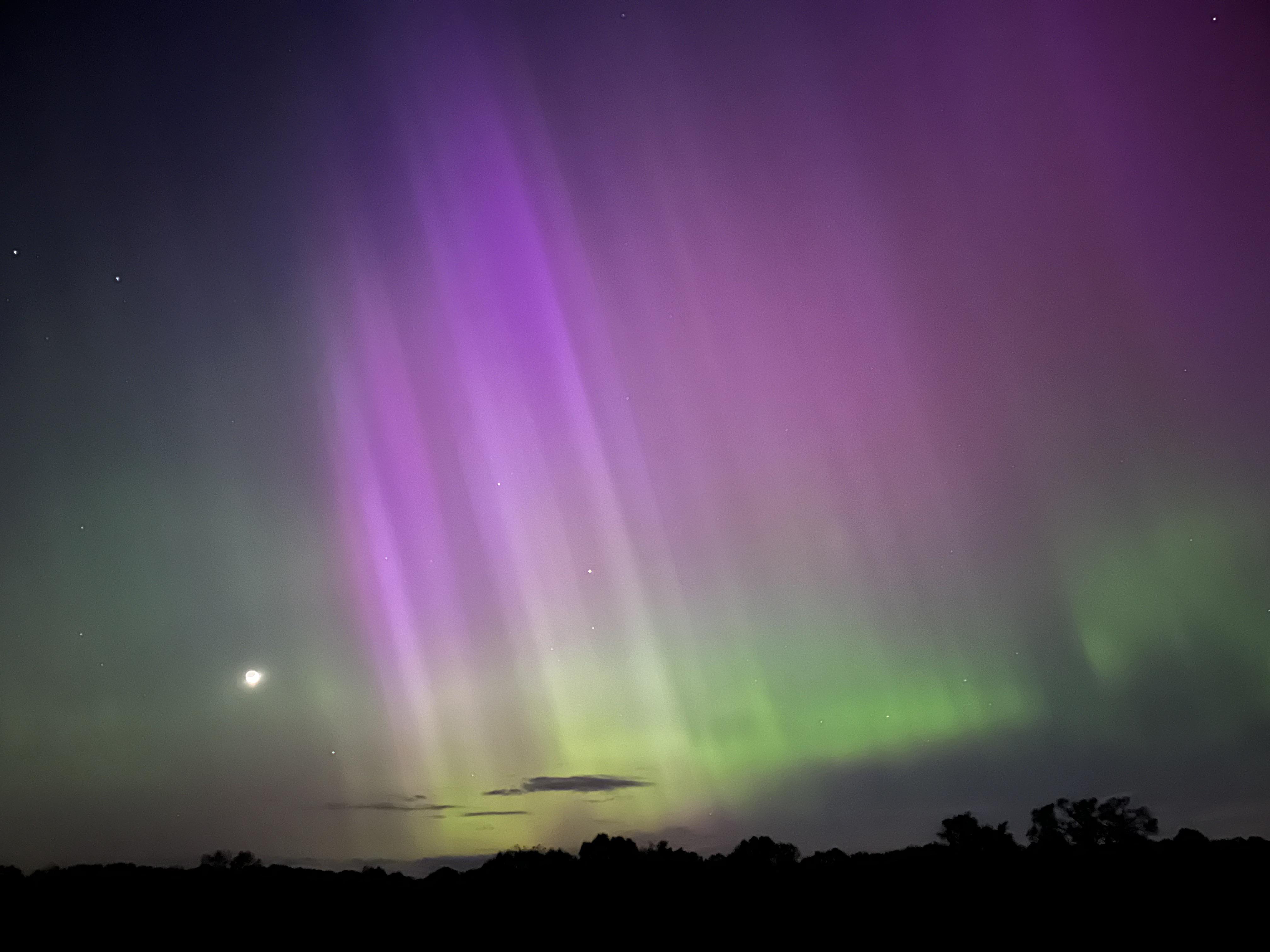 Northern lights, Southeast Michigan, 10:45 | Scrolller