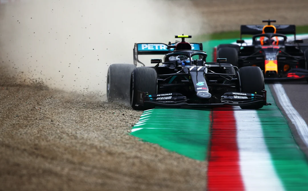 Valtteri Bottas vs Max Verstappen | Mercedes AMG Petronas F1 Team vs Aston Martin Red Bull ...