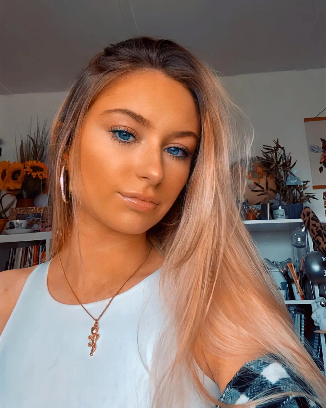 Brogan Perry | Scrolller