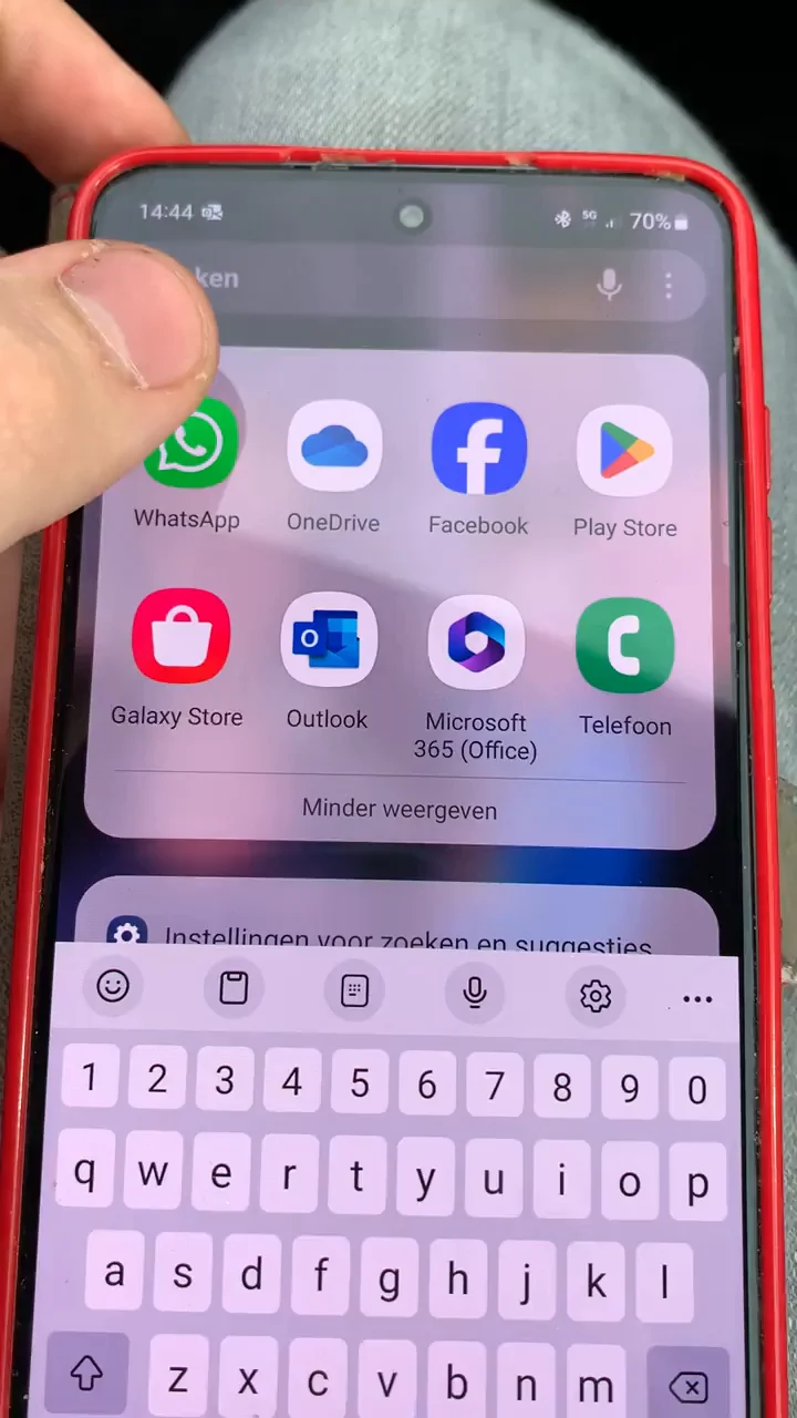 Having issues with opening WhatsApp | Scrolller