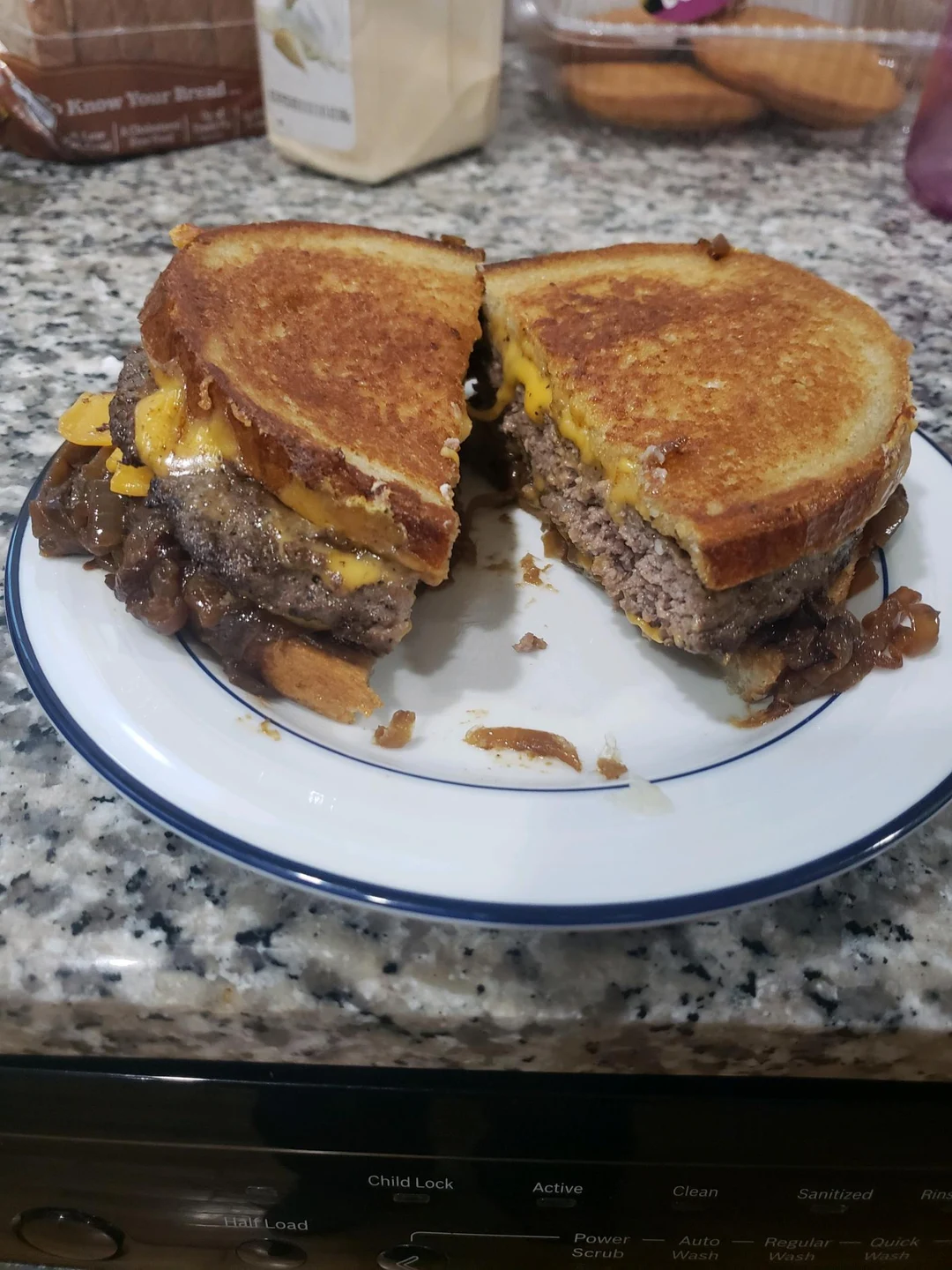 [homemade] Patty Melt. 80/20 ground beef, salt pepper garlic powder, caramelized onion, mild ...