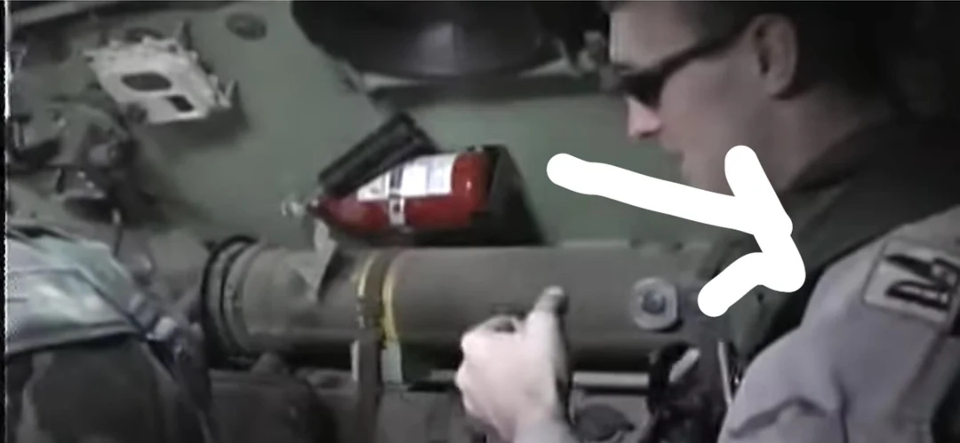 Can someone tell me this unit patch? Possibly NG | Scrolller