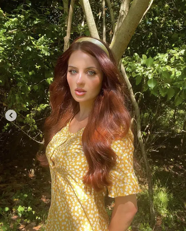 Brooke Adee | Scrolller