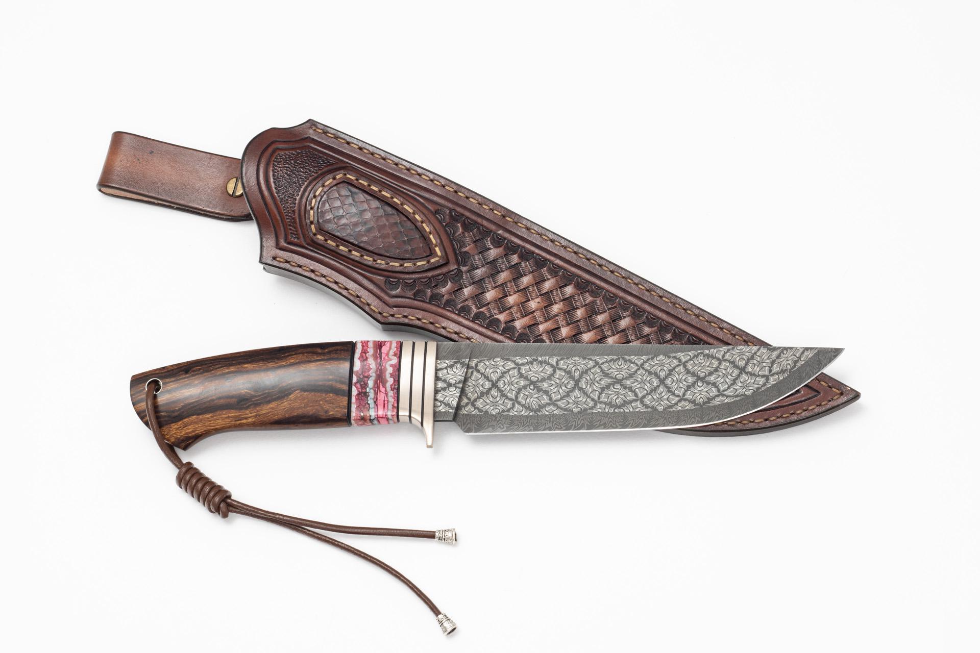 Custom knife - mosaic Damascus | Scrolller