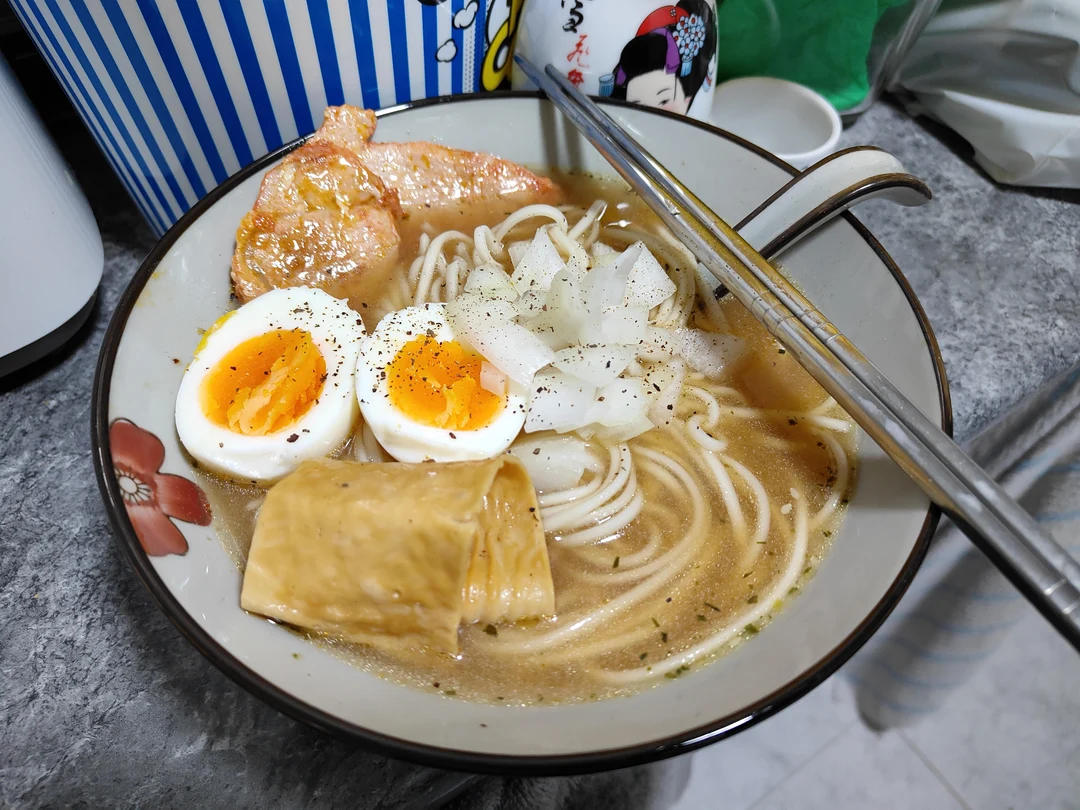 Tonkotsu ramen made from scrap. | Scrolller