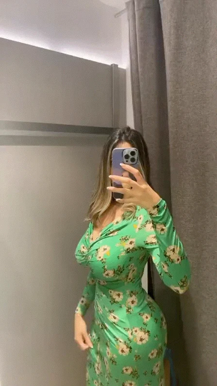 Elegant busty blonde | Scrolller