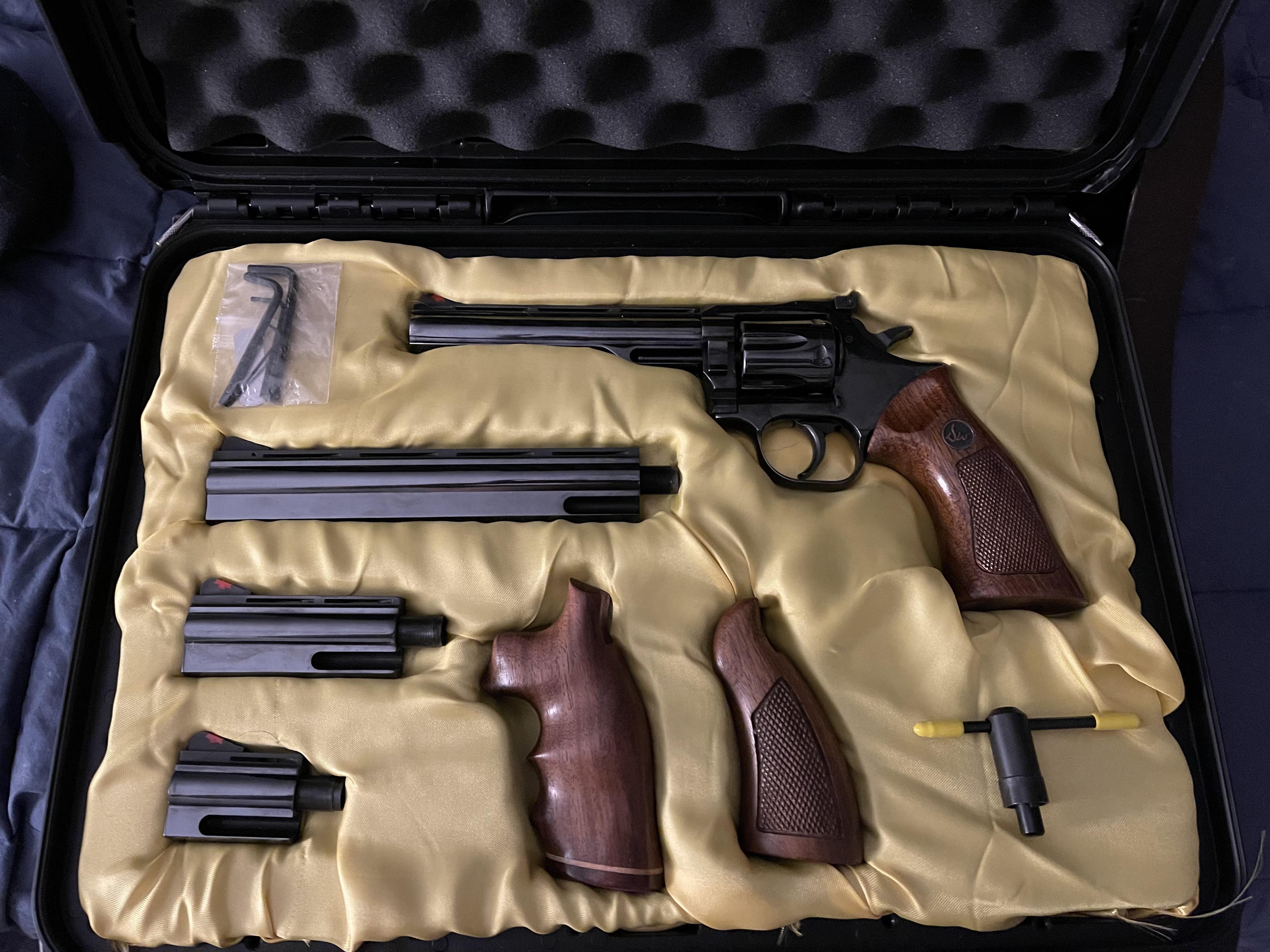 Classic Dan Wesson | Scrolller