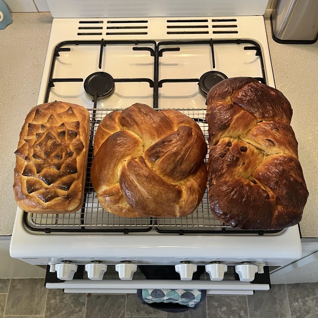 I couldn’t sleep, so I made bread | Scrolller