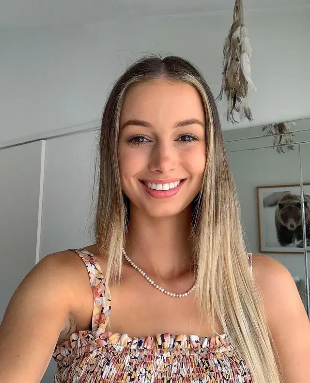 Caitlin Leonard | Scrolller