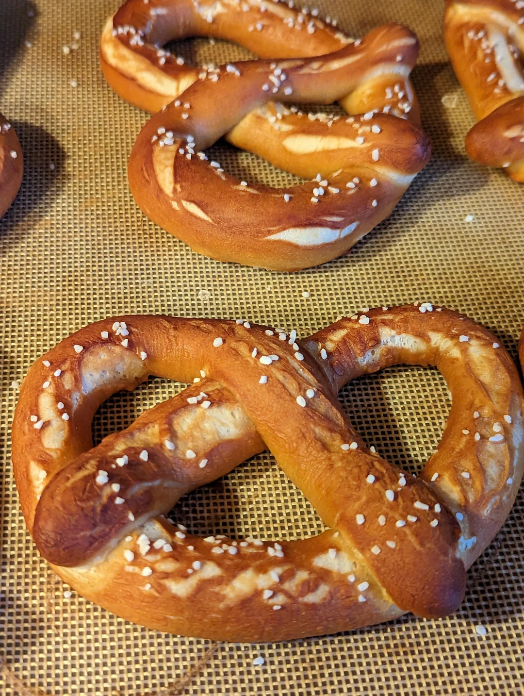 Soft pretzels | Scrolller