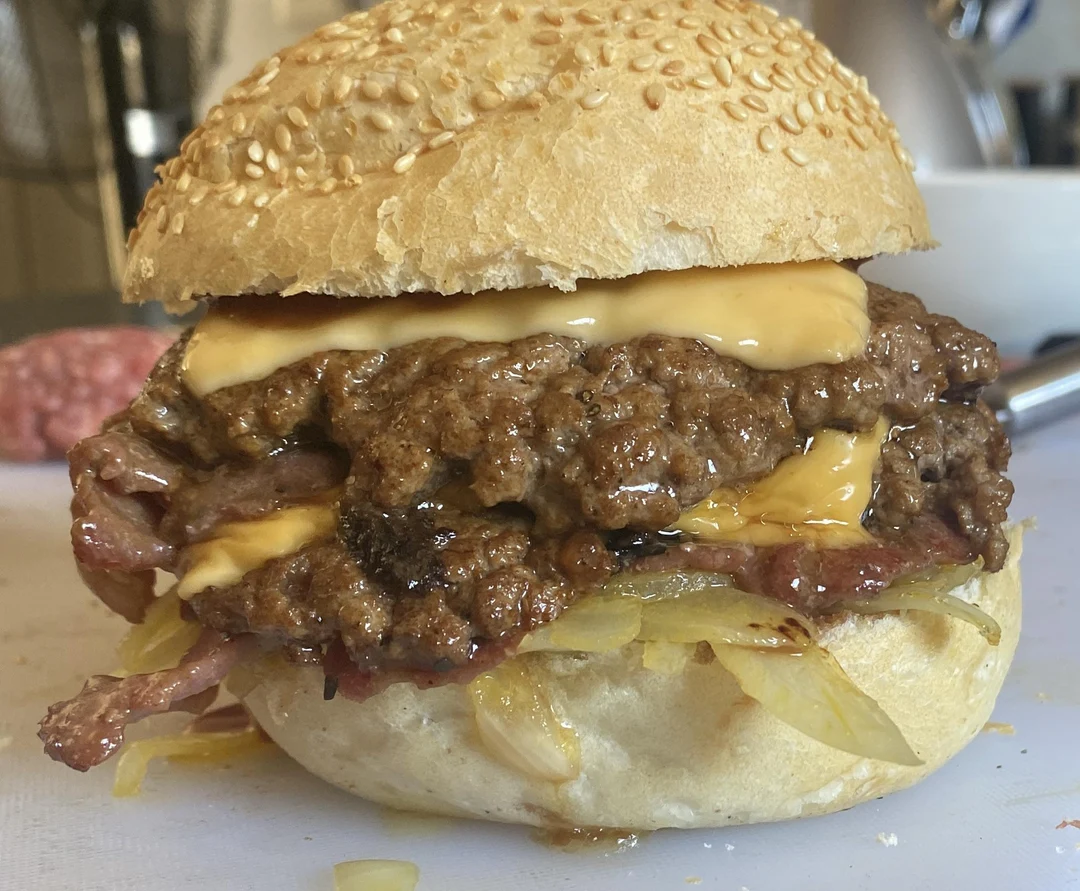 Made some smash burgers in the trusty old cast iron | Scrolller
