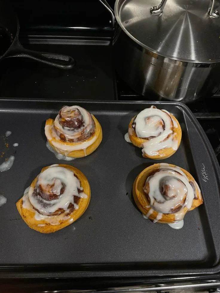 Cinnamon roll | Scrolller