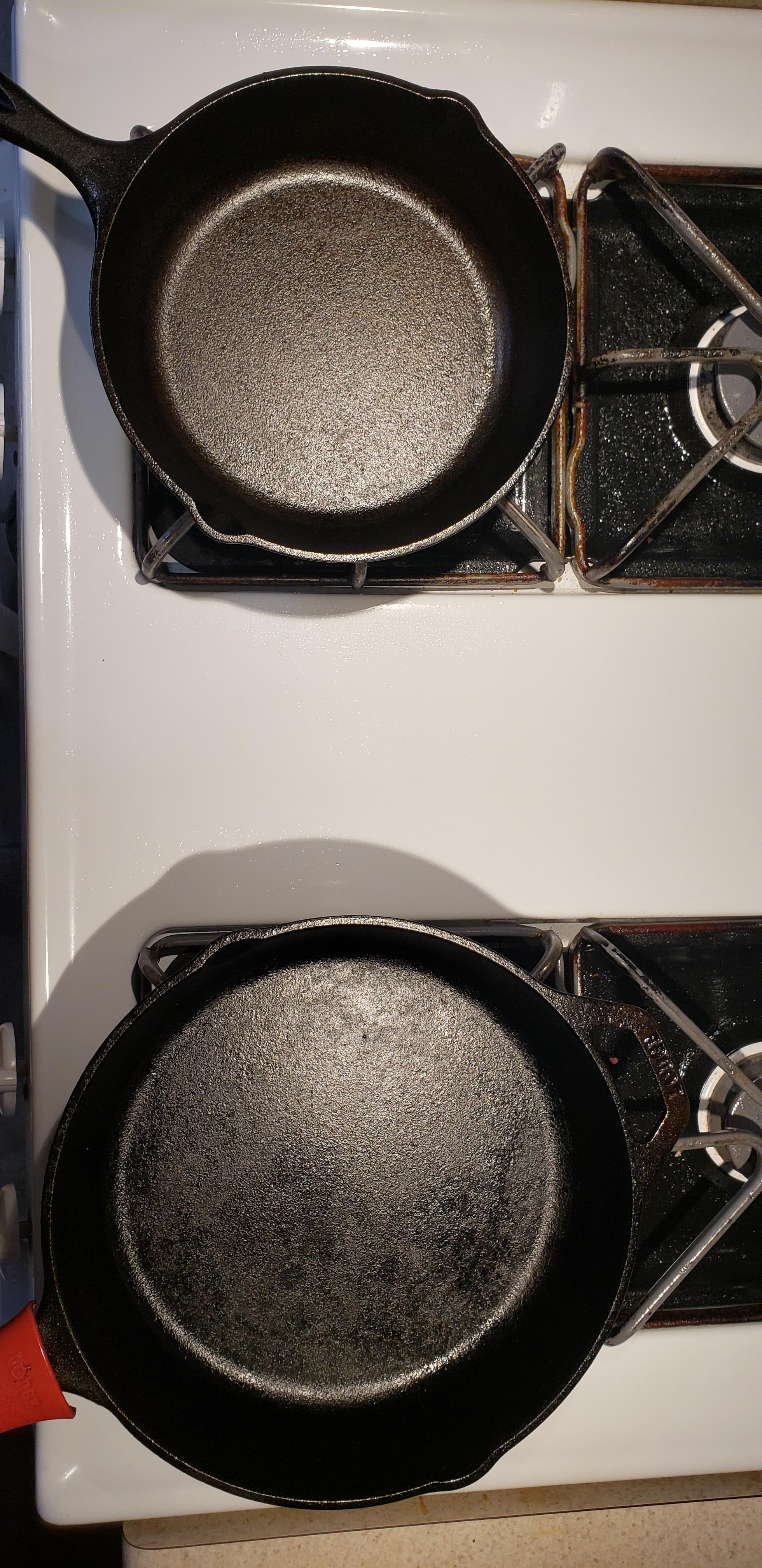 Why do these pans look different? | Scrolller