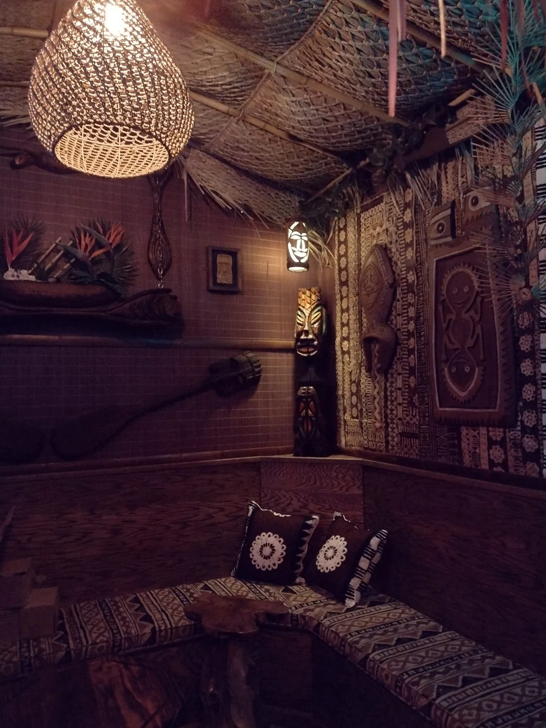 Cozy little tiki room... | Scrolller