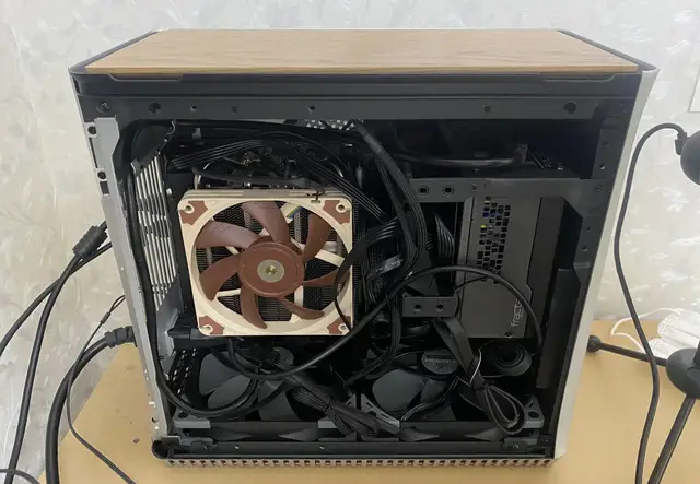 Fractal Design Era + Noctua NH-L12S | Scrolller