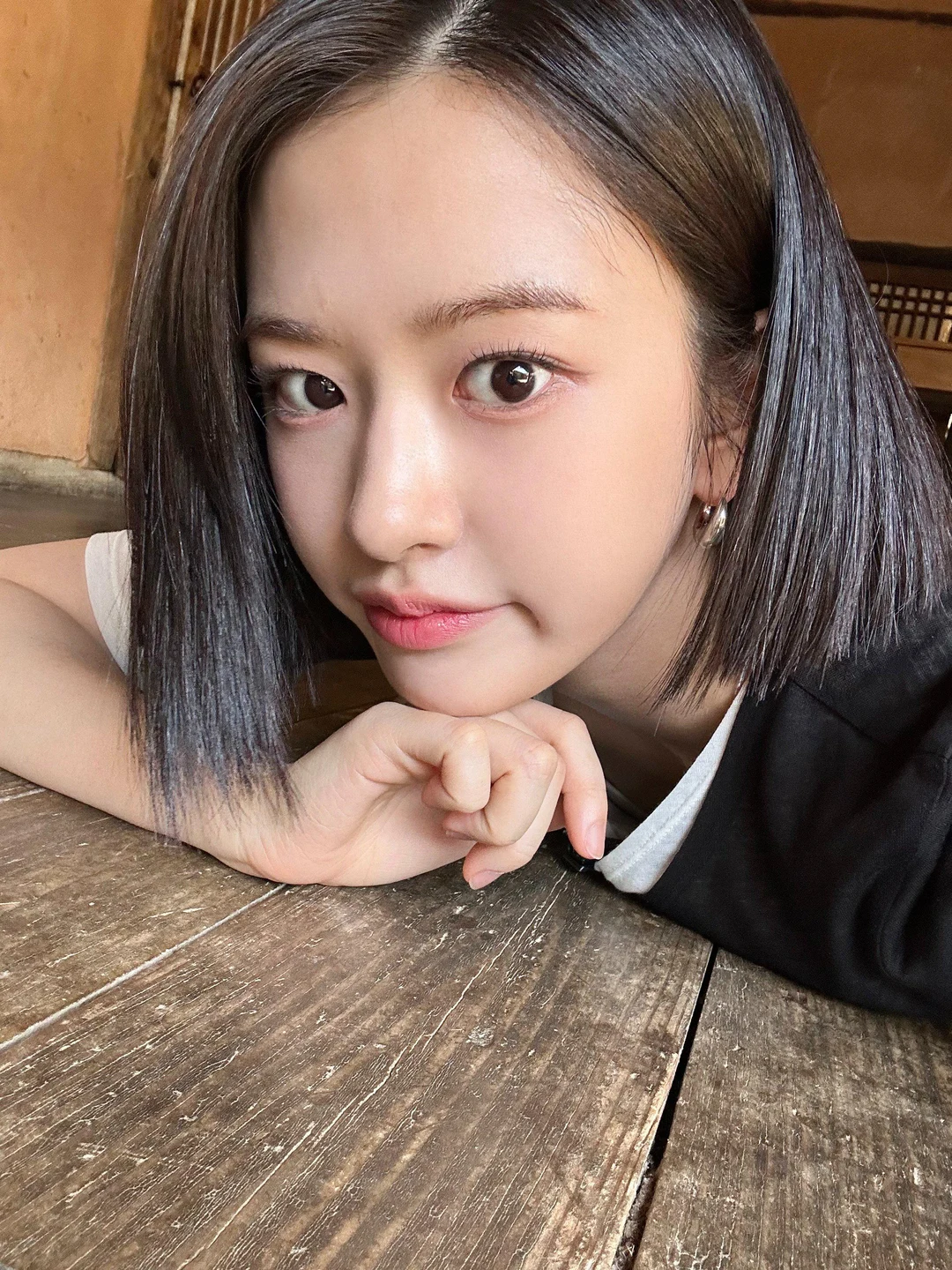 240524 IVE Official Twitter Update with An Yujin | Scrolller