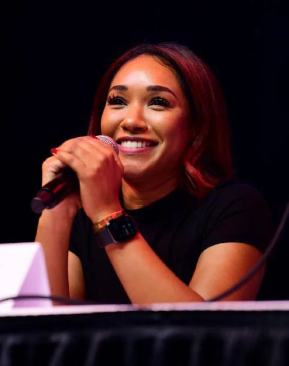 Candice Patton Scrolller