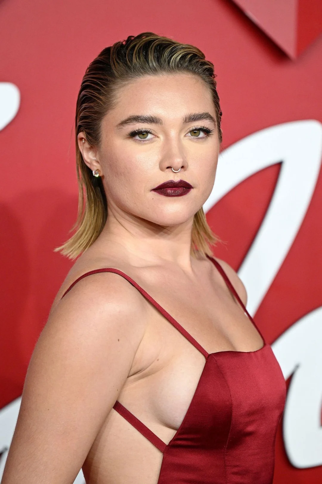 Florence Pugh | Scrolller