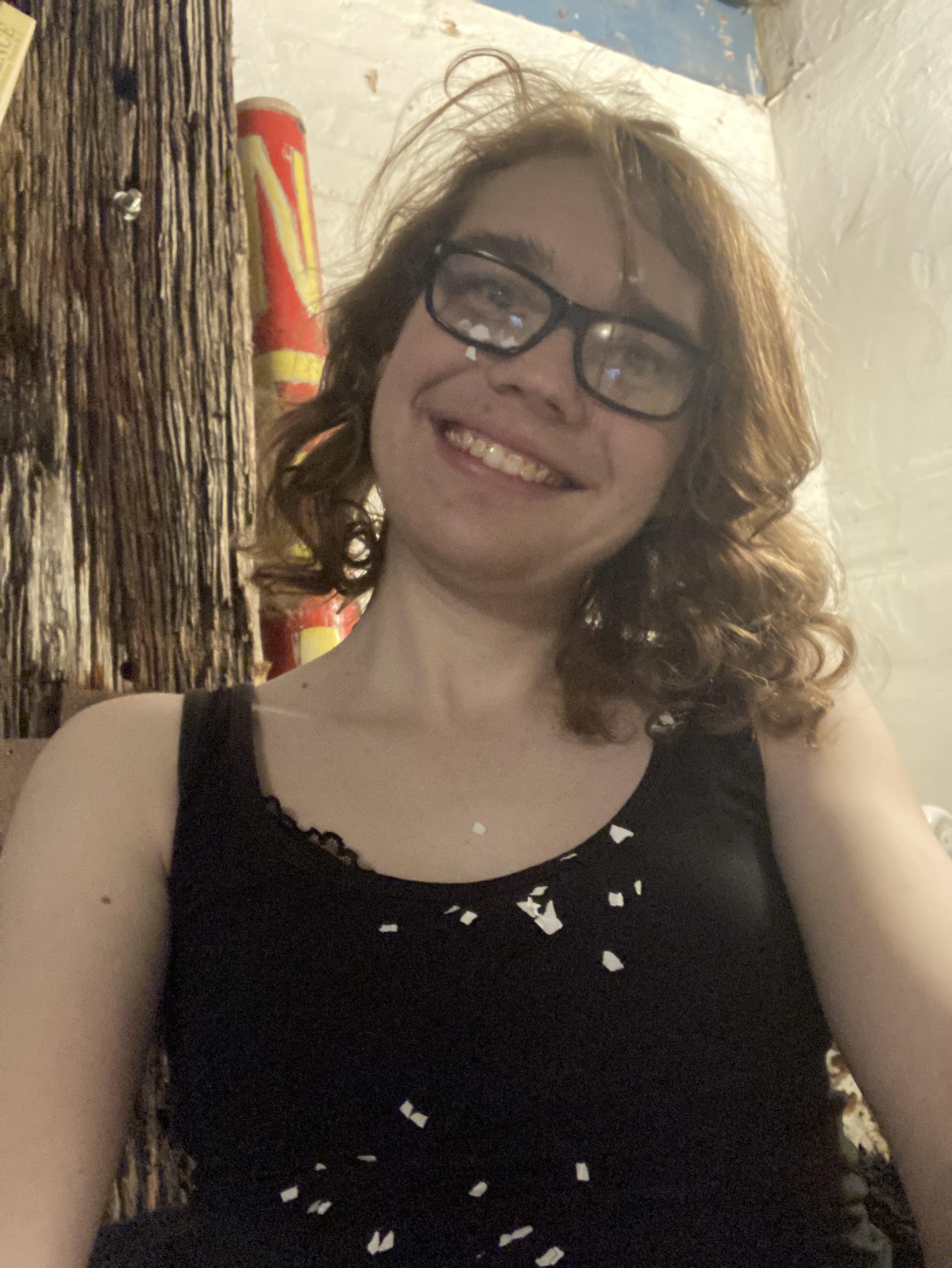 Confetti Girl | Scrolller