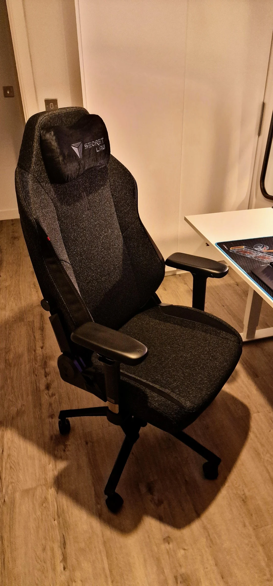 Perfected my setup with a new #secretlab | Scrolller