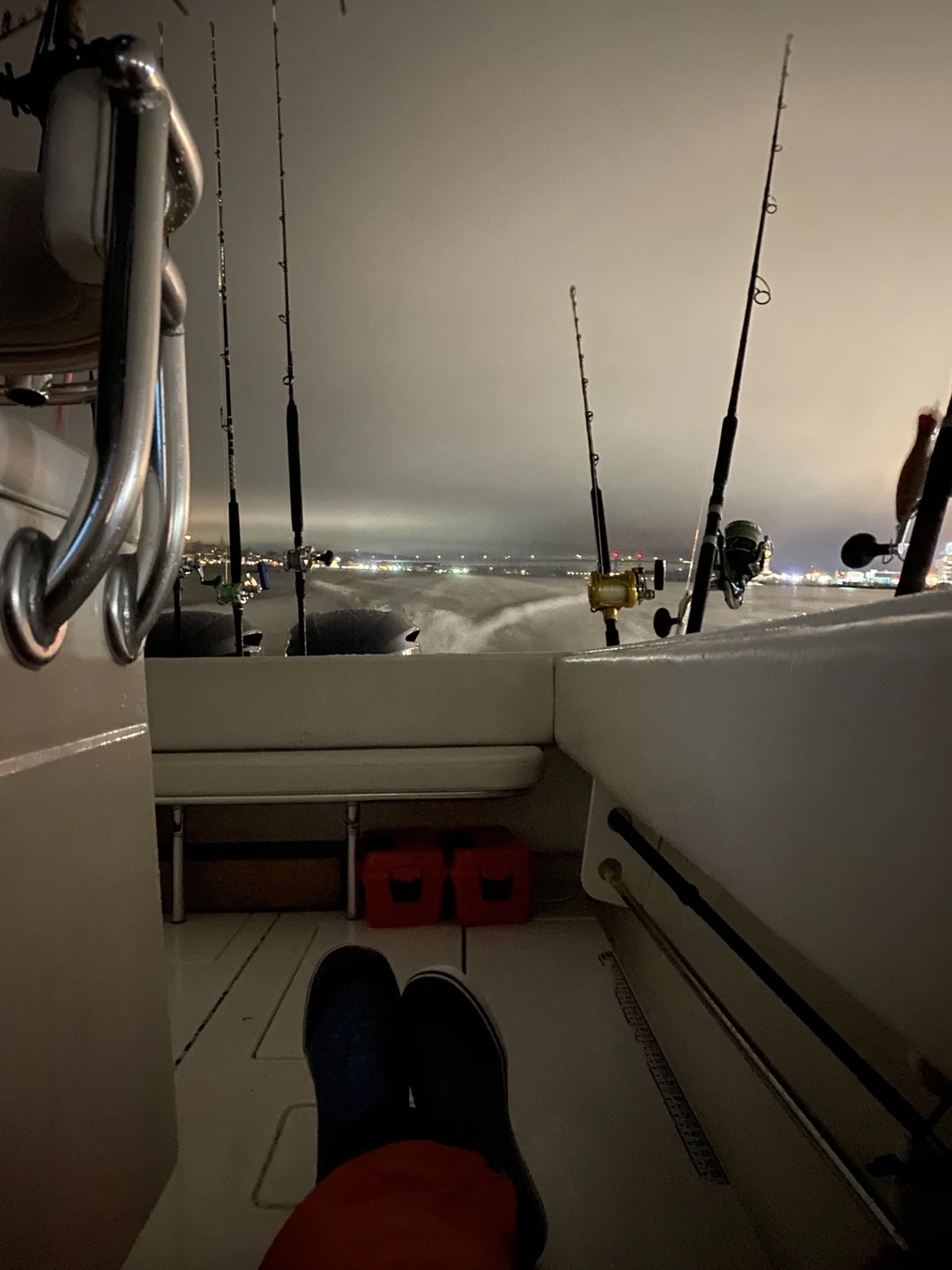 Settling in for the ride out. Goodnight, r/fishing. | Scrolller