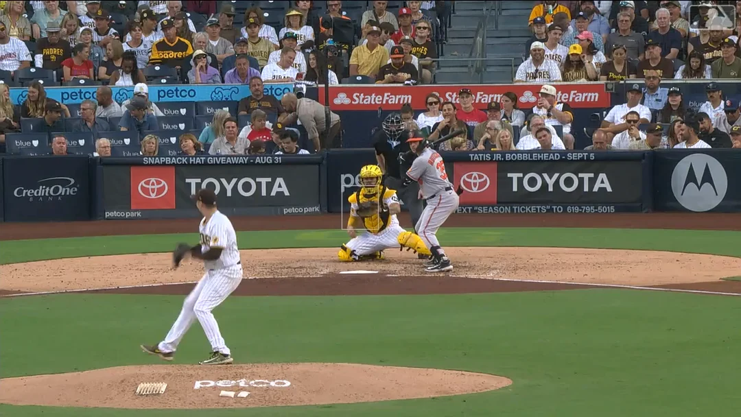 [MLB] Grisham makes running catch | Scrolller