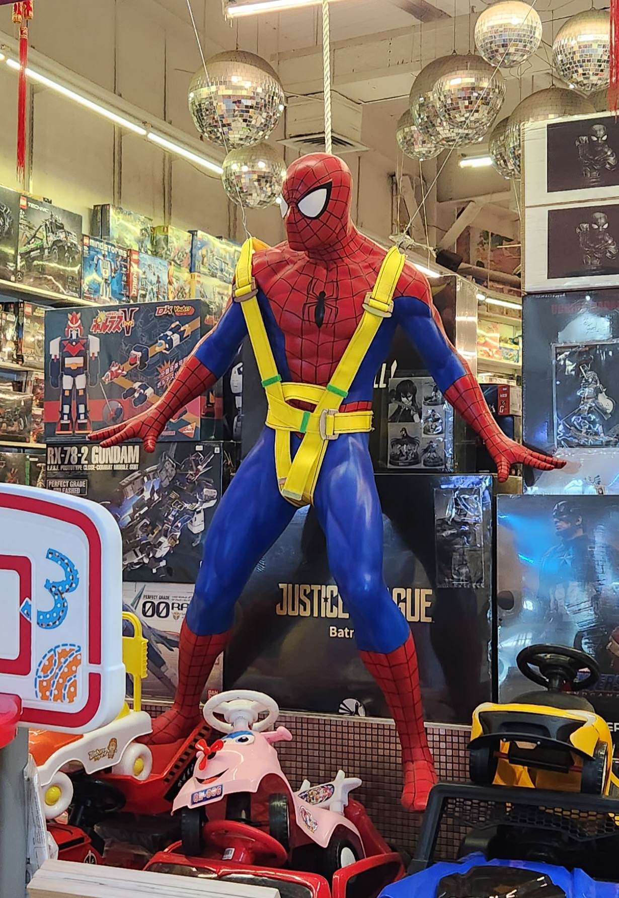 Superhero landing! | Scrolller