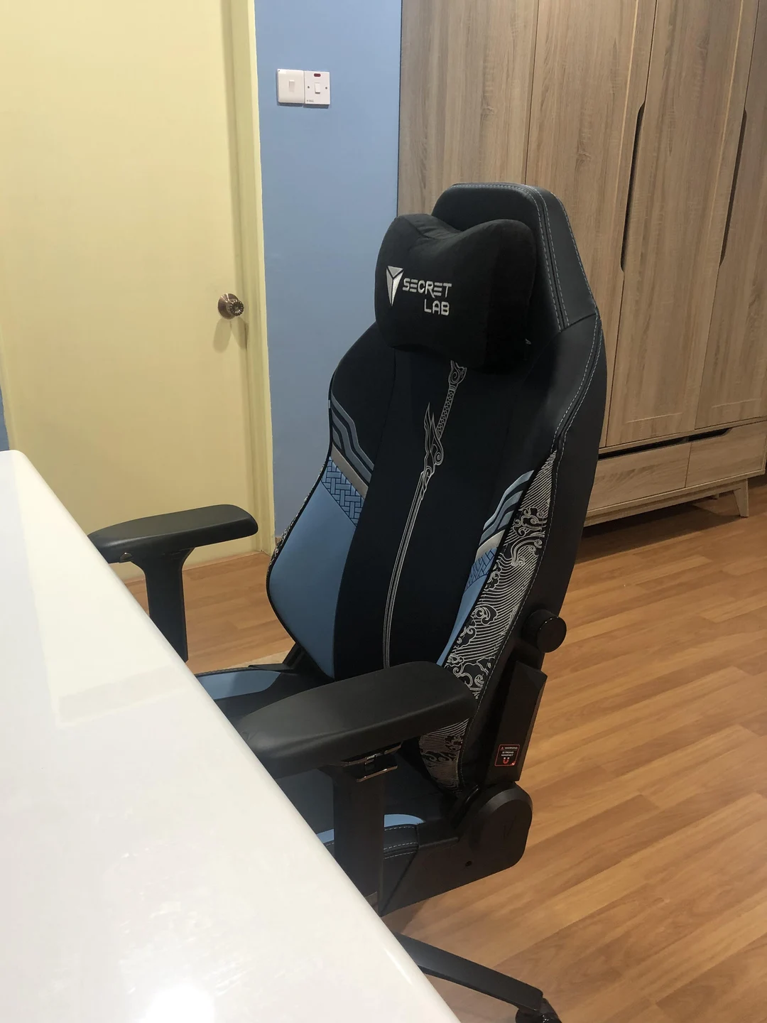 Finally set up my Yasuo chair #secretlab | Scrolller