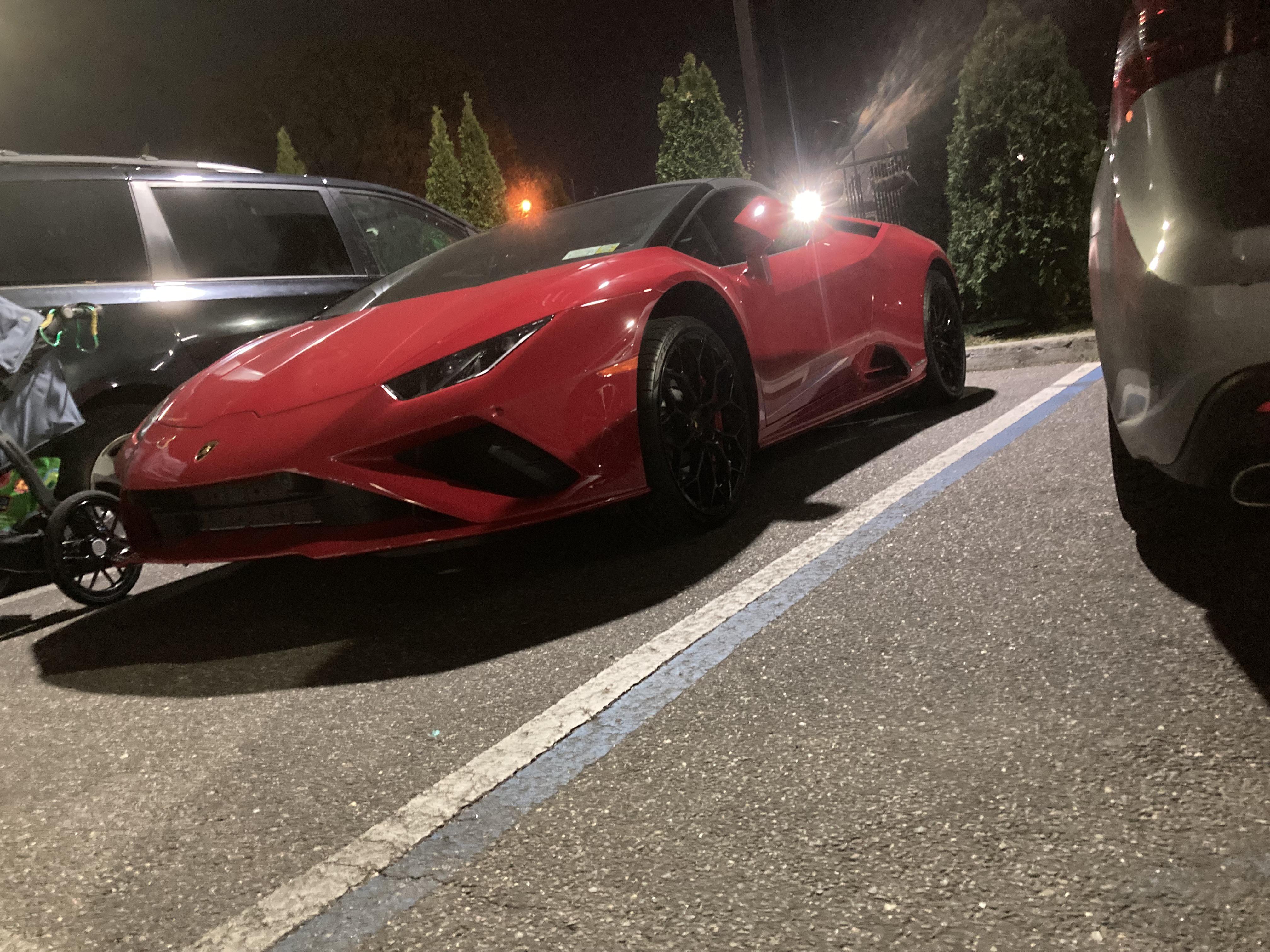 Lamborghini (4032X3024) | Scrolller