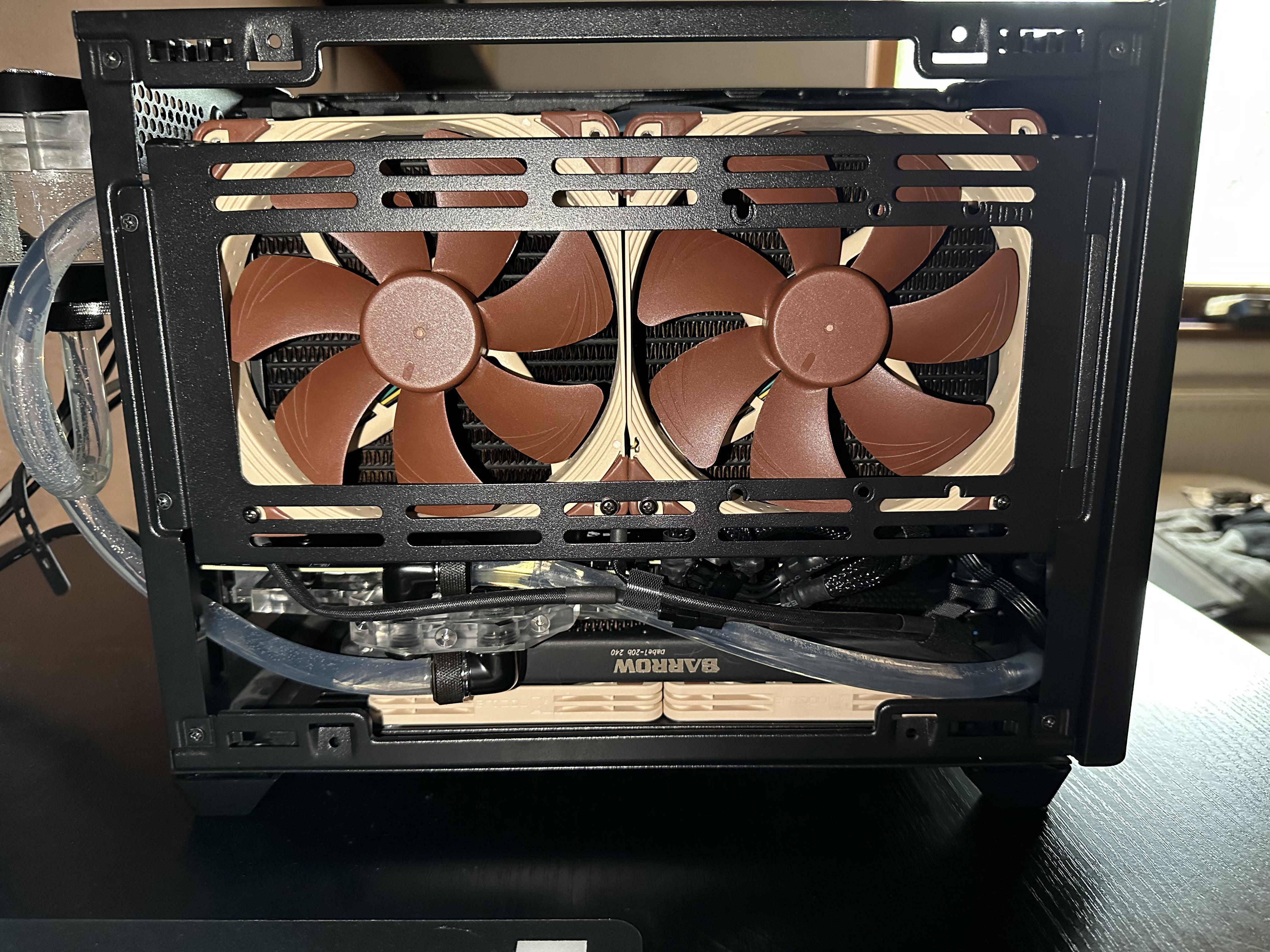 NR200 - Watercooled CPU+GPU - 2 rads, 3in1 CPU block+reservoir+pump, fan+temp probe hub | Scrolller