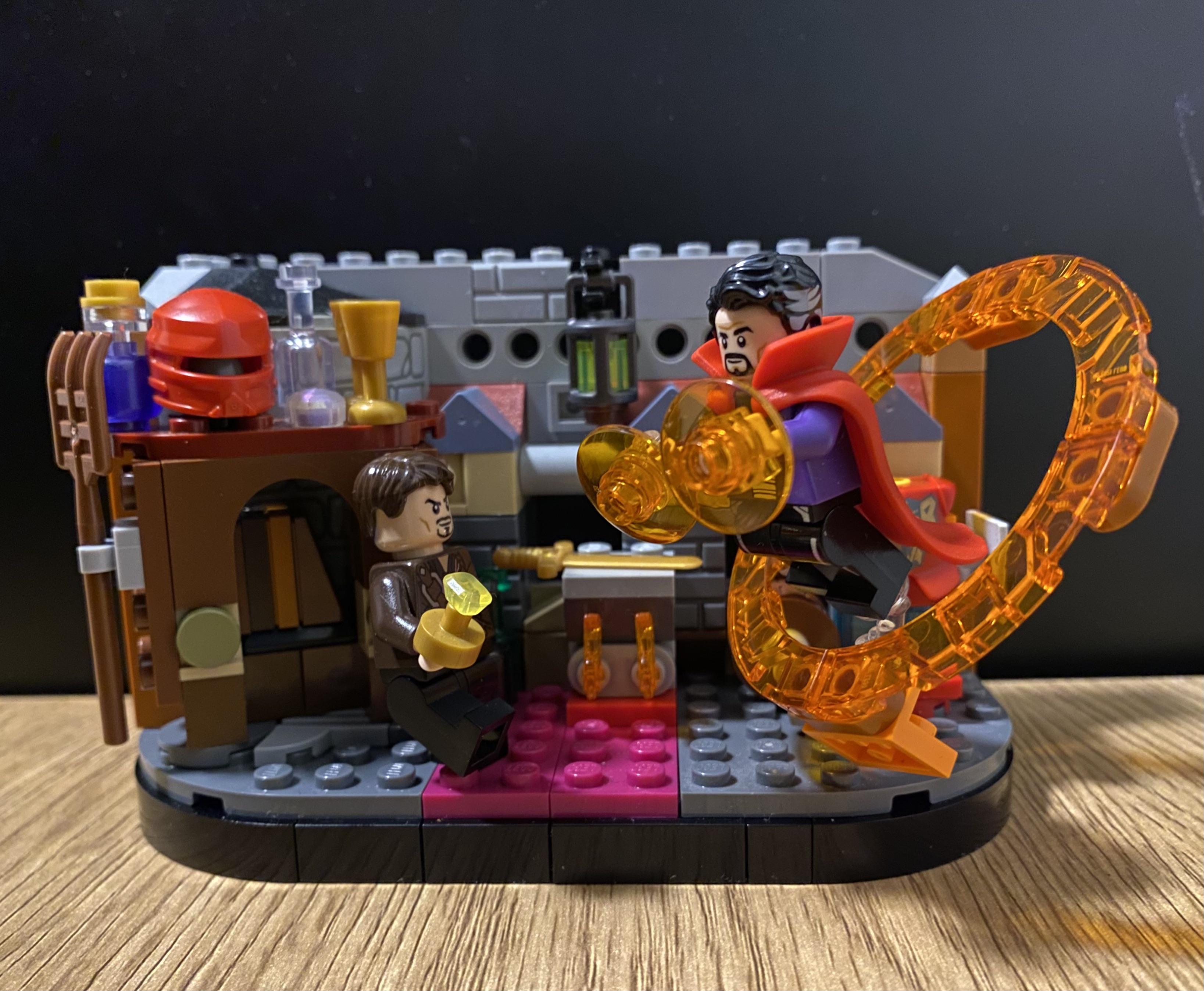 I have made a couple of Marvel mini dioramas, inspired from both movies ...