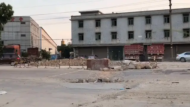 Cars driving through potholes ASMR | Scrolller