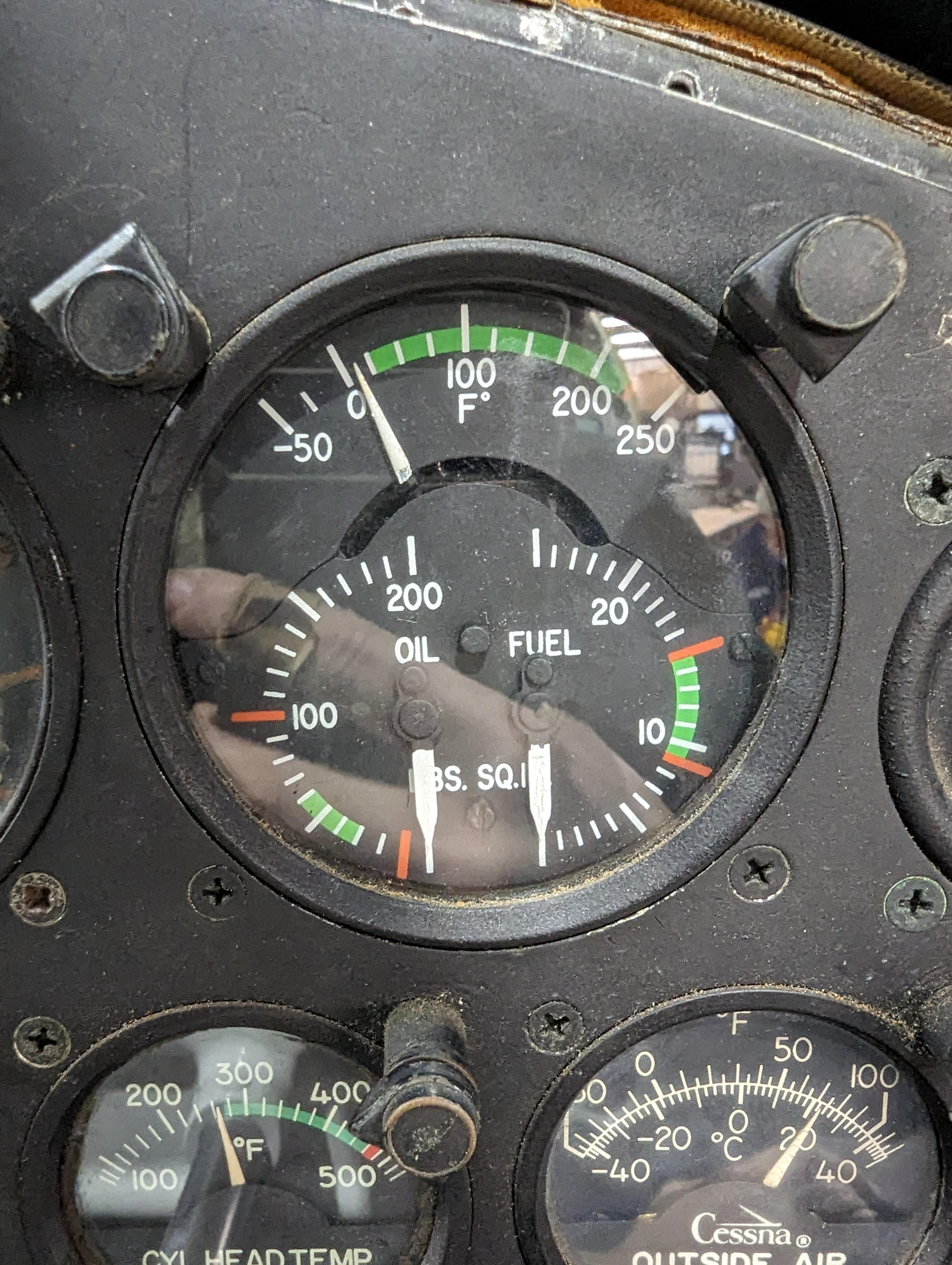 A gauge that shows oil pressure, oil temperature and fuel pressure all in one gauge. | Scrolller