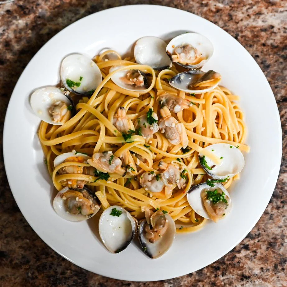 Alaskan Clam Linguine | Scrolller