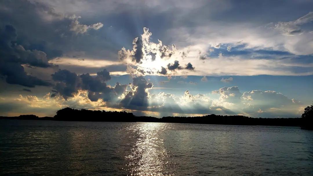 Lake Lanier GA | Scrolller