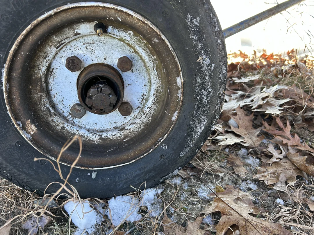 Trailer hub is messed up. | Scrolller