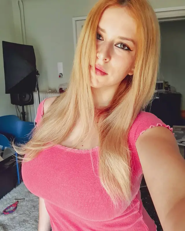 Greek journalism hits different | Scrolller