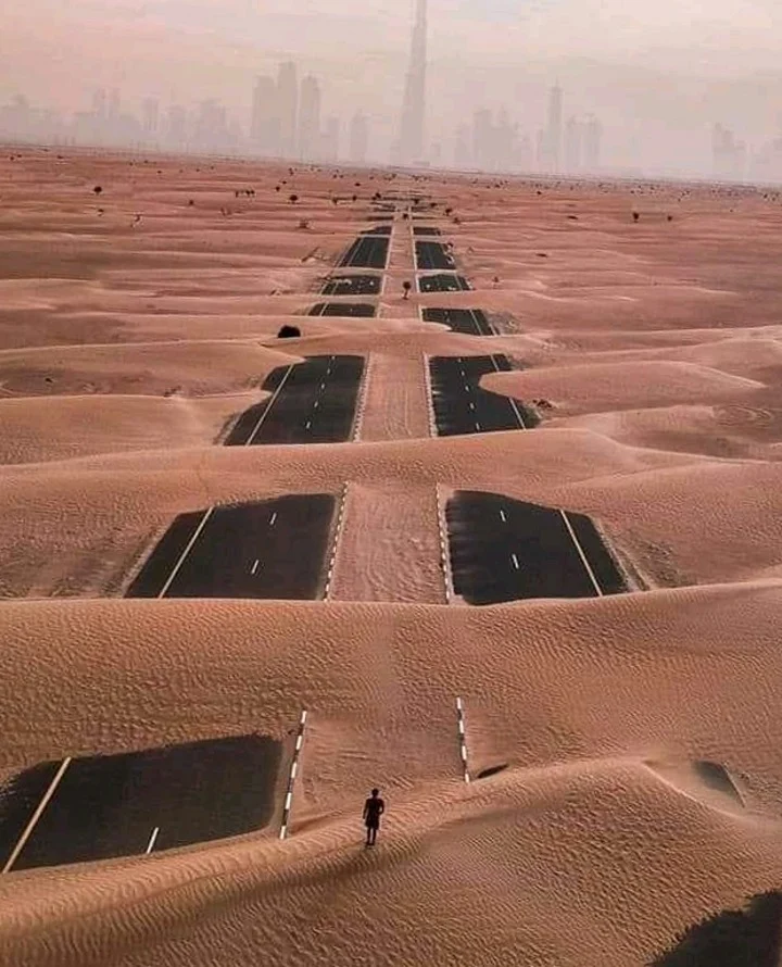 Dubai Sandstorm | Scrolller