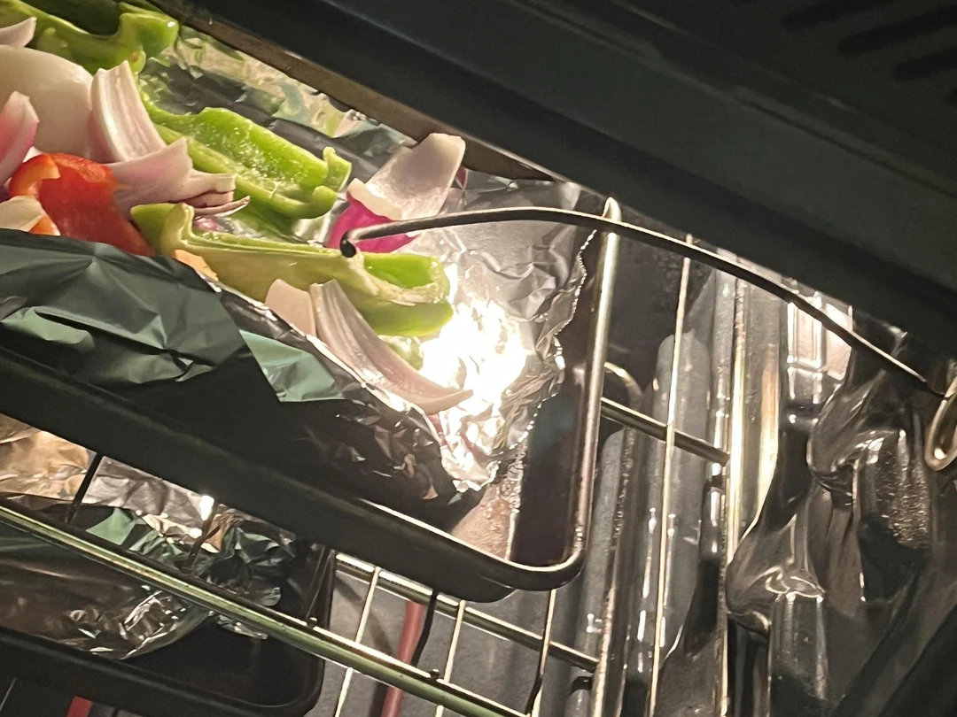 What is this wire in my oven? | Scrolller