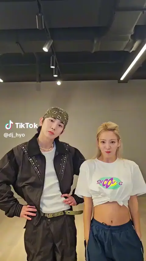 240928 Hyoyeon TikTok Update with SHINee KEY - Retro Romance (Dance Challenge) | Scrolller