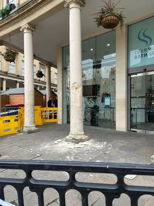 Another angle of the damaged pillar | Scrolller