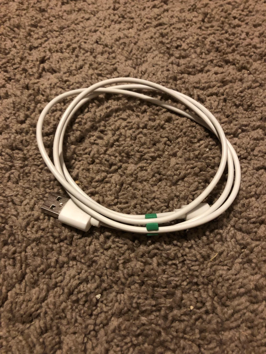 Cable holder | Scrolller