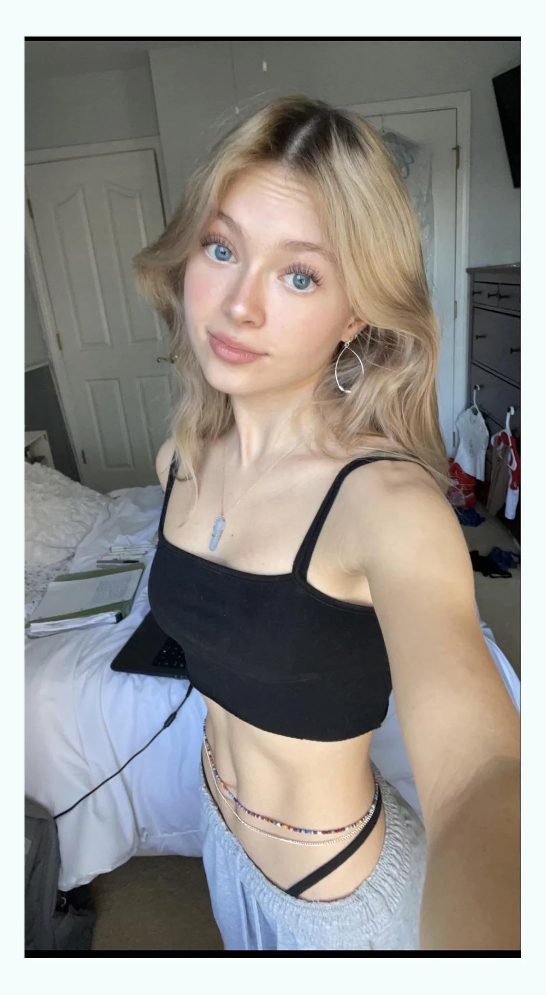 Belly chain | Scrolller