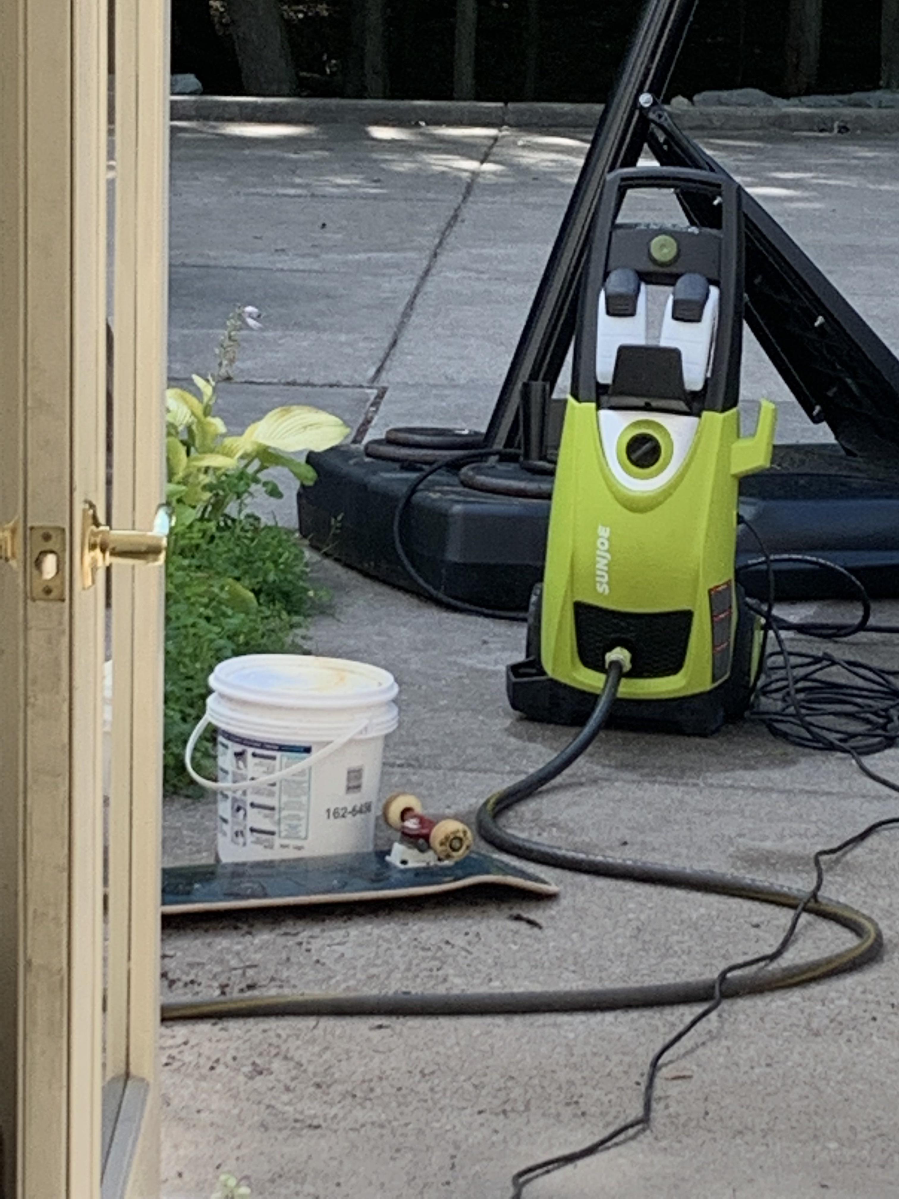 Power Washer looks like Mike Wisosky | Scrolller