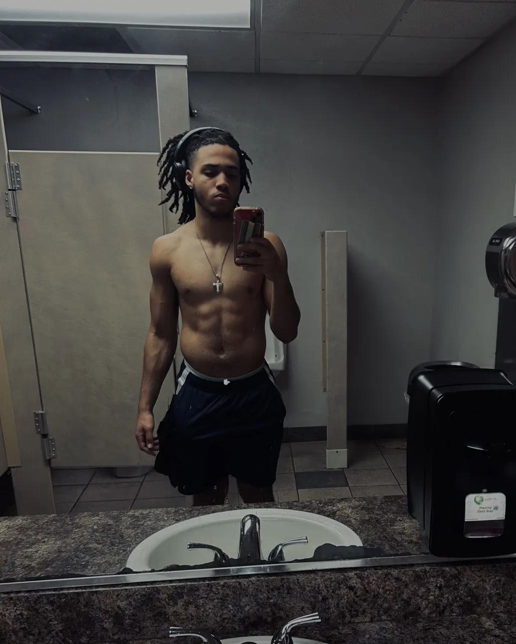 Physique | Scrolller