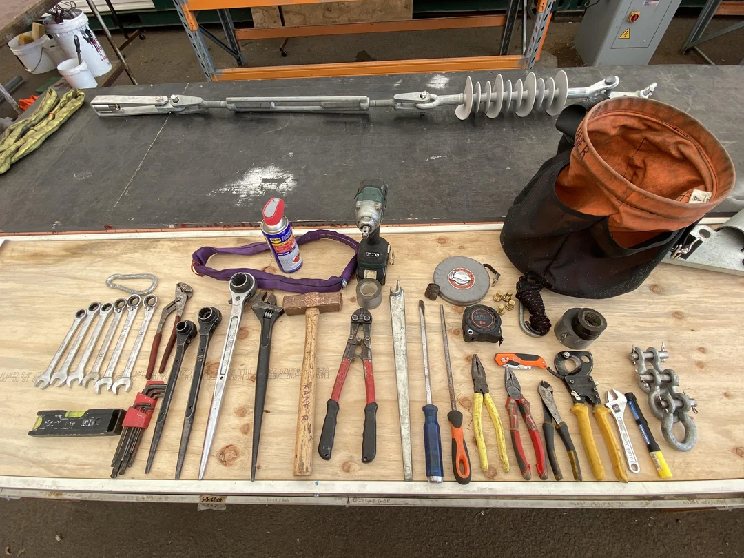 Tools of the trade - Rail traction lineman. Everything needed to throw up train lines 🚊 ⚡️ ...