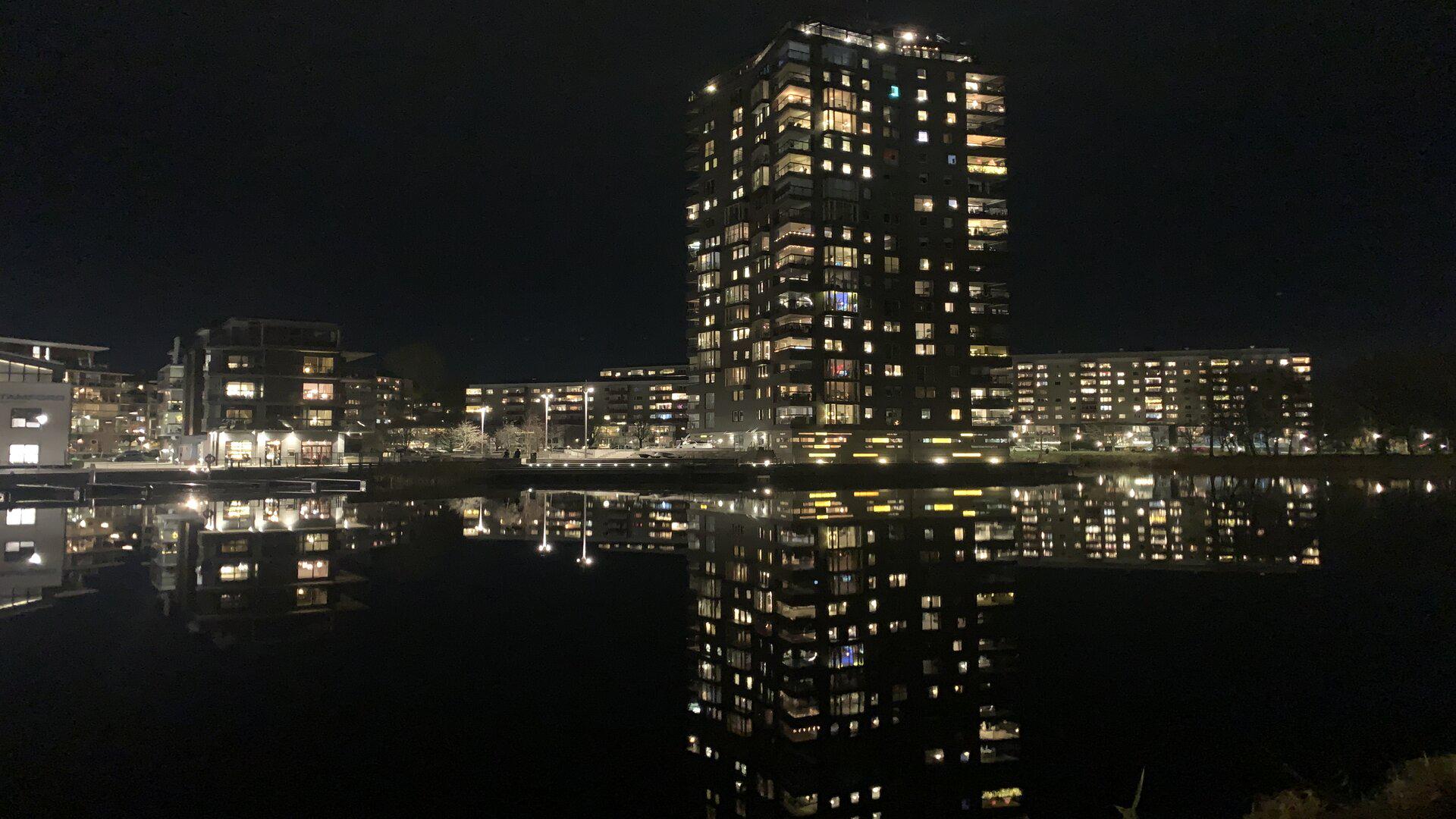 A Perfect Reflection on a Silent Night [1920x1080] | Scrolller